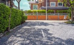 Turo Car and Fleet Parking | Neighbor